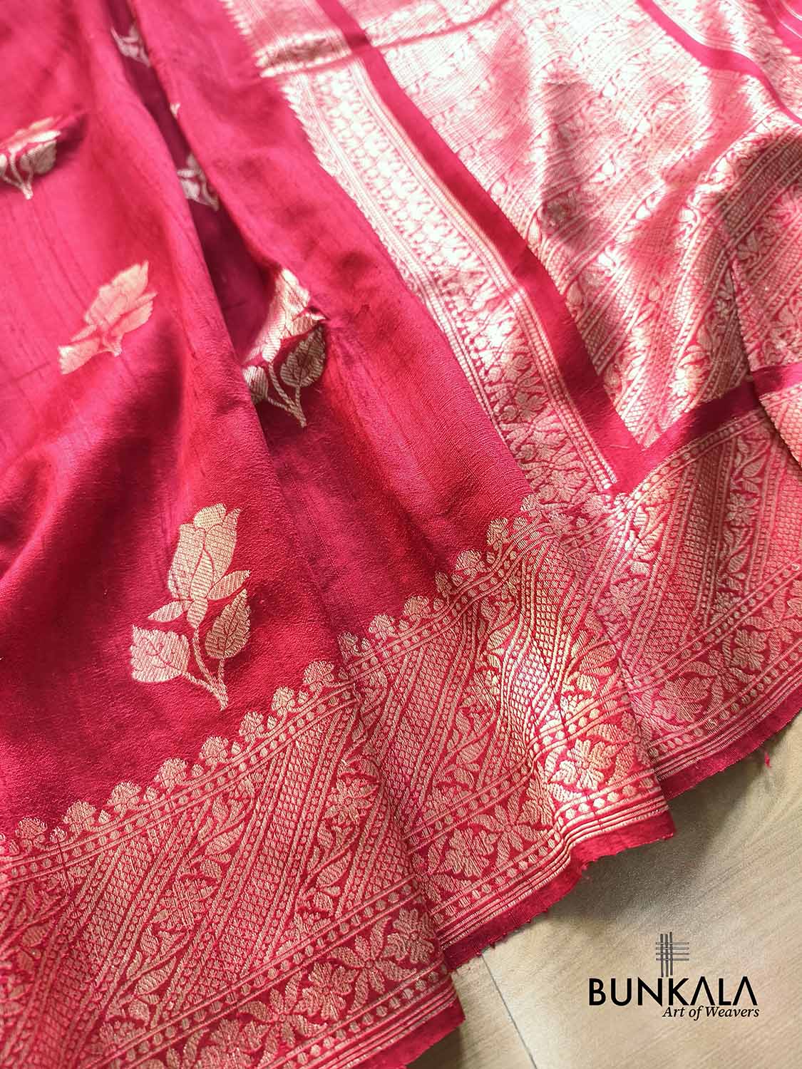 Shop Red Rose Buta Kadwa Hand Weaved Banarasi Pure Raw Silk Saree – BUNKALA